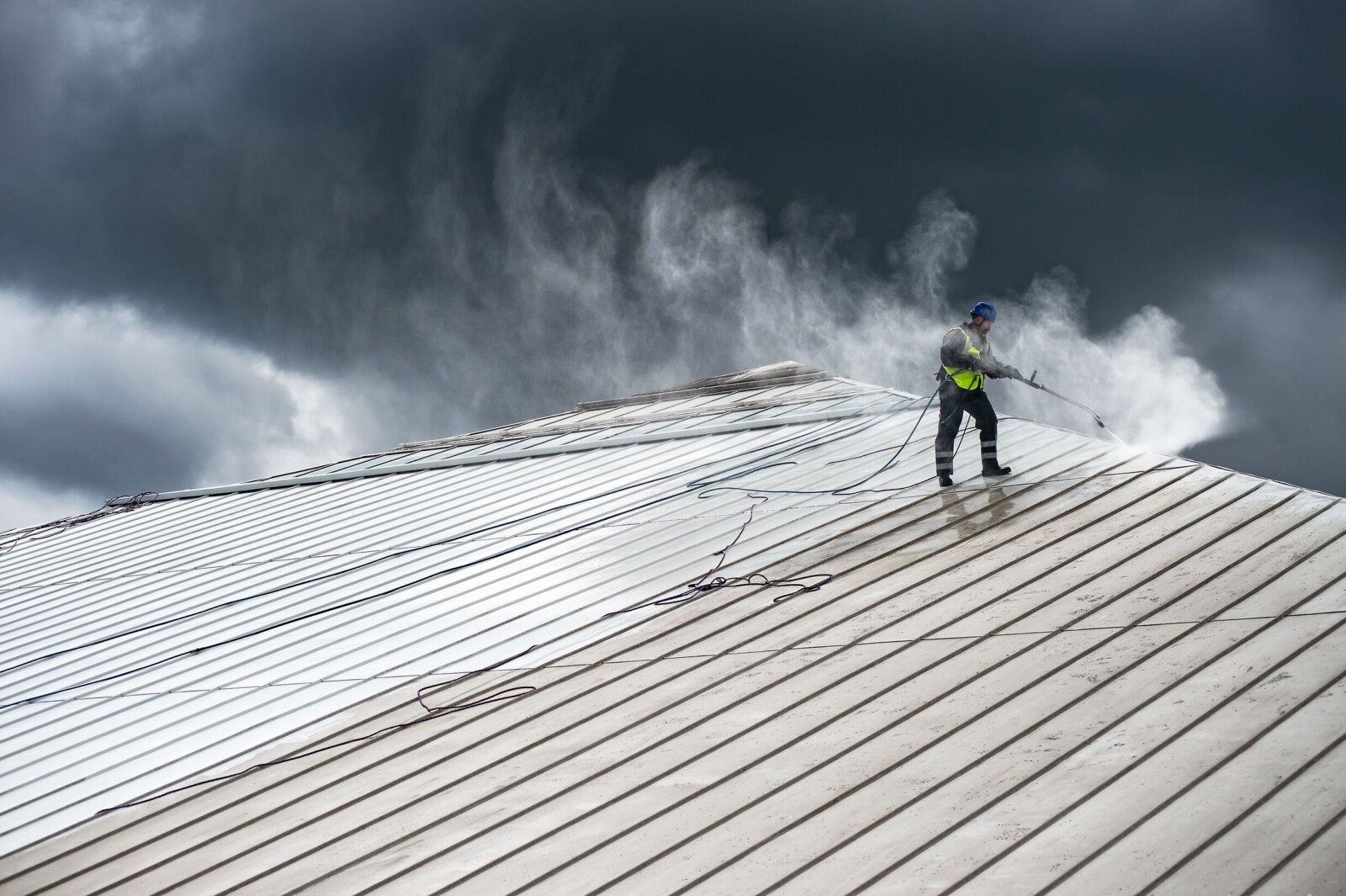 Winchester Roof Clean - Abseiling | The SSH Group